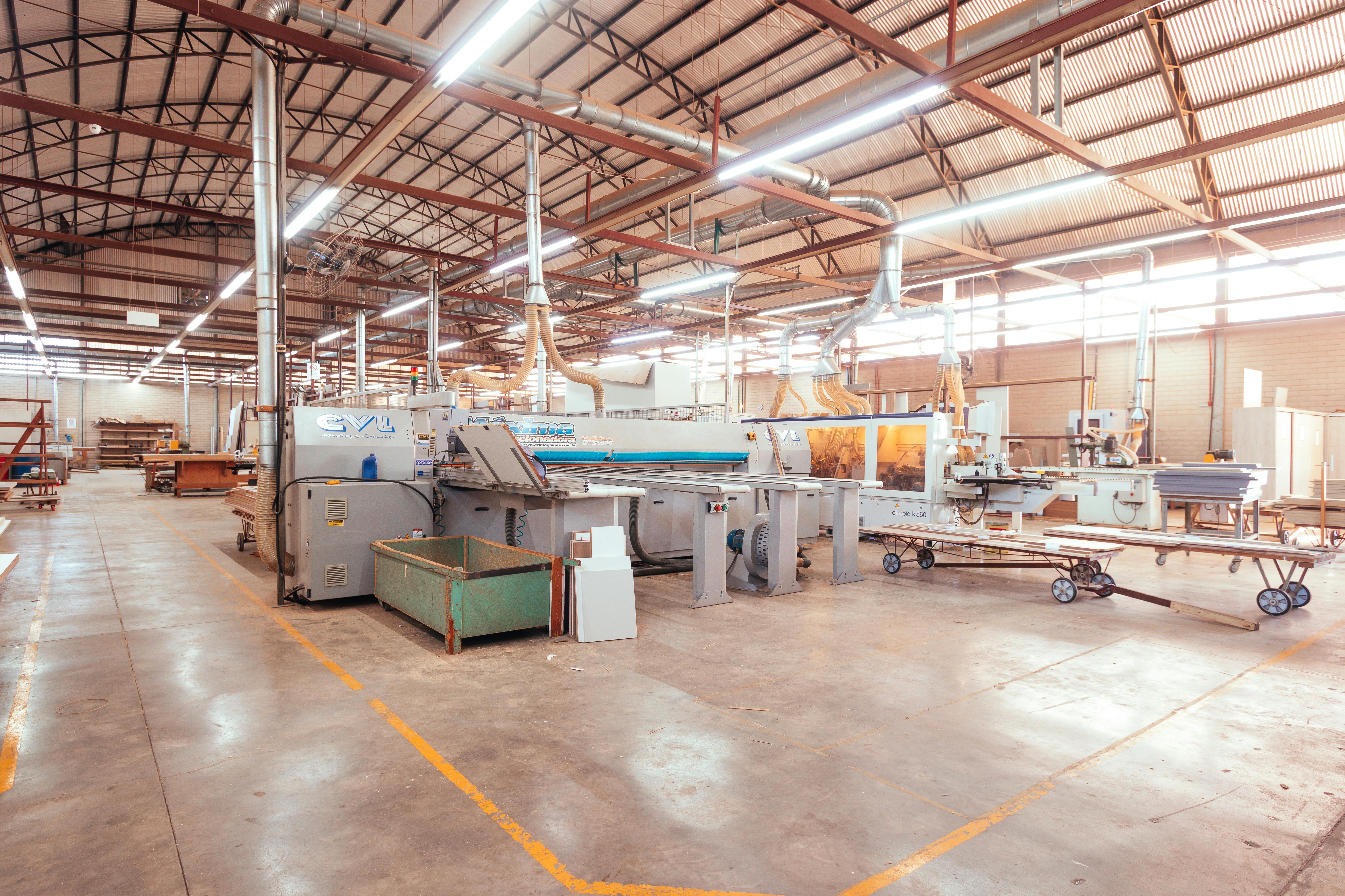 Common Manufacturing Layouts: A Primer with Pros and Cons